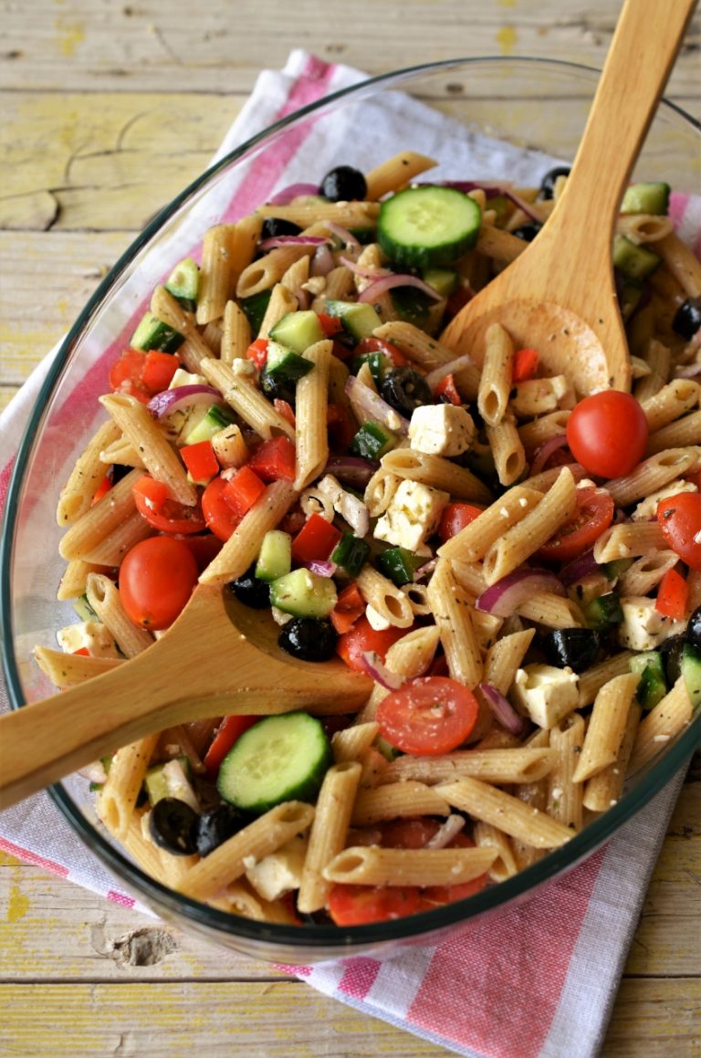 Salata greceasca cu paste - Retete culinare by Teo's Kitchen