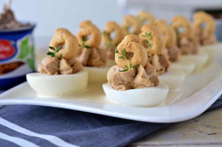 Oua umplute cu sos Caesar - Retete culinare by Teo's Kitchen