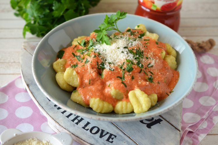 Gnocchi cu sos de vodka - Retete culinare by Teo's Kitchen