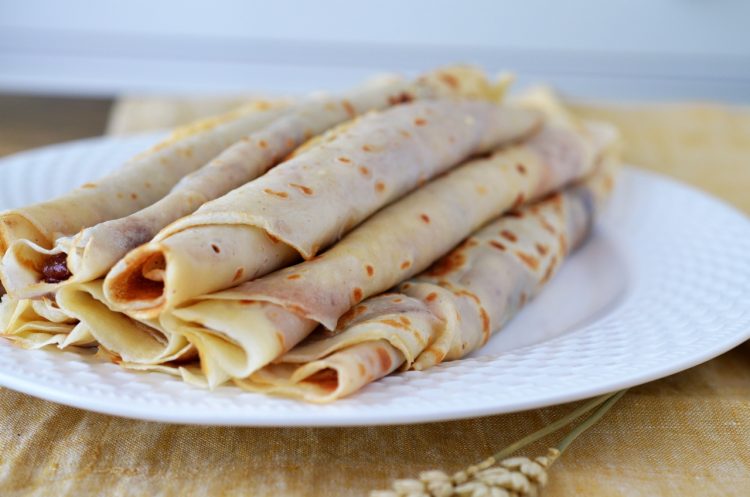 Clatite - Reteta de baza pentru clatite - Retete culinare by Teo's Kitchen